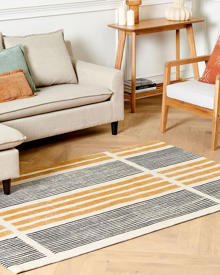 Gulvtæppe gul/sort bomuld 140 x 200 cm KATRA | Beliani.dk